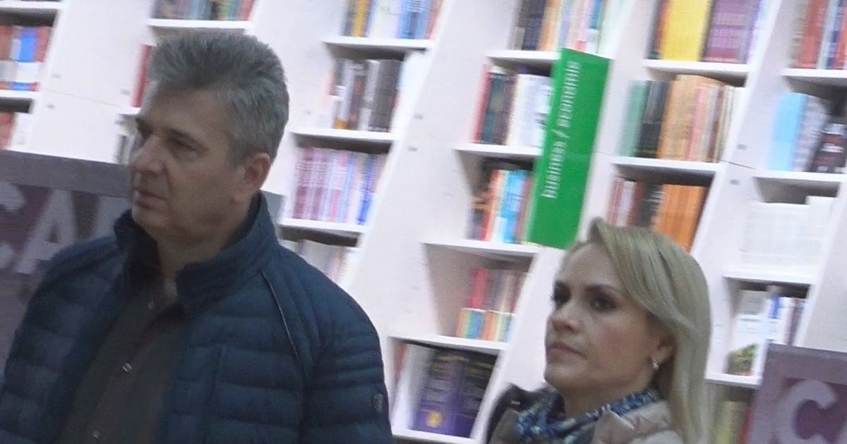 Imagini de colectie, Gabi Vranceanu Firea si Pandele la mall! - WOWBiz