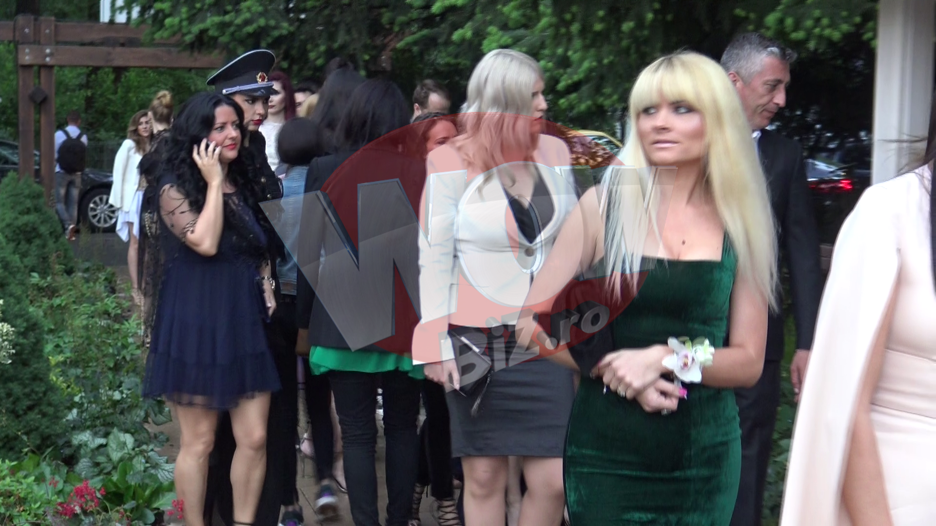 Lavinia Parva, tupeu in lumea buna! Coada nu e pentru ea! Iubita lui ...