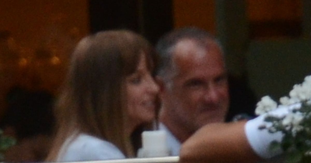 Imagini paparazzi cu Tania Budi si Yoav Stern, sarut pasional la ceas ...