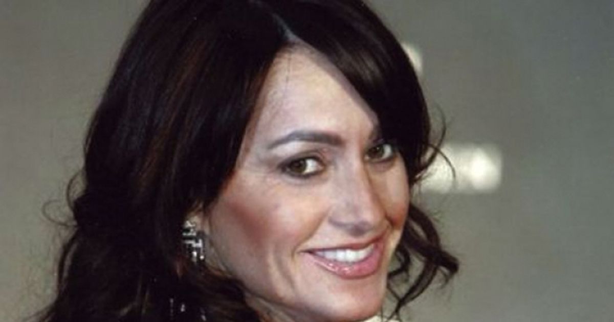 Poti sa ti-o imaginezi pe Nadia in costum de baie, calare pe ...