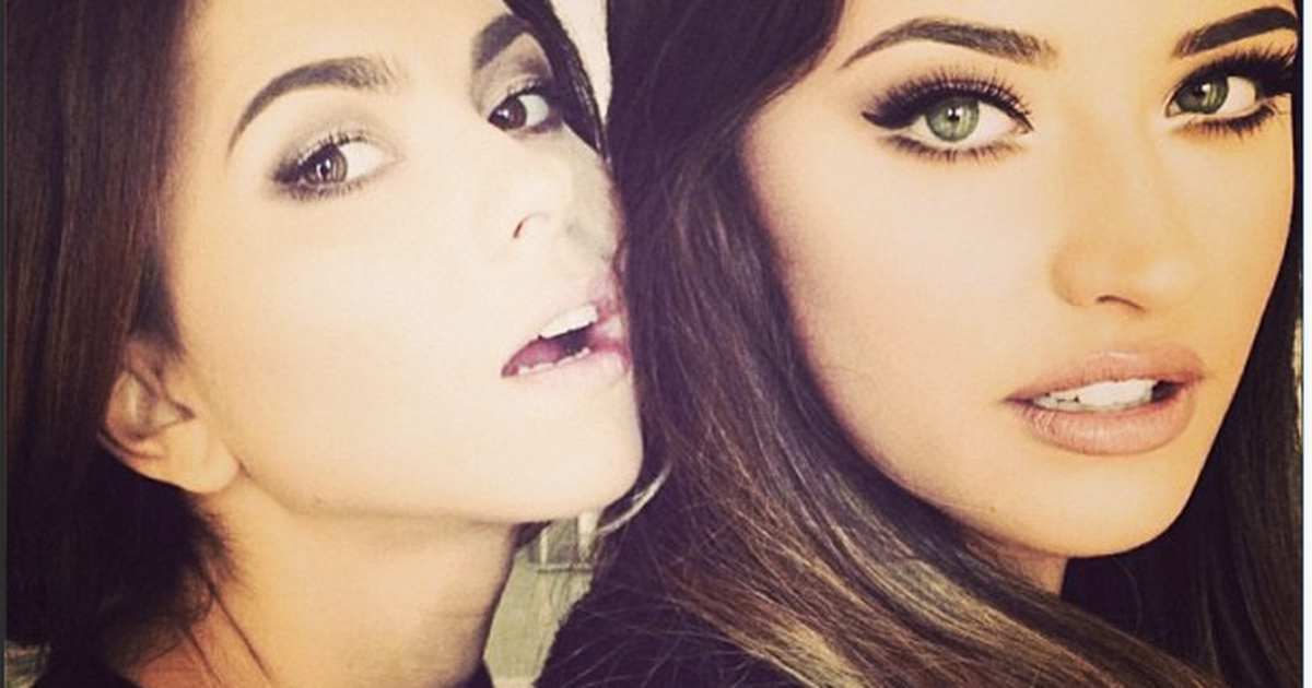 Cea mai INCITANTA poza! Uite in ce ipostaza HOT s-au pozat Inna si ...