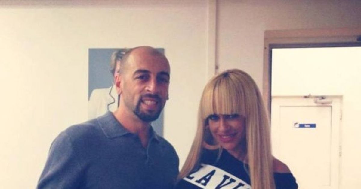 Anda Adam isi suge burta ca asa arate TRAZNET! Si-a etalat abdomentul ...