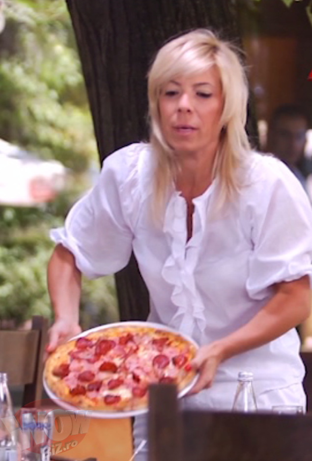 Cantareata Maria Radu a luat-o “razna” intr-un restaurant! A inceput ...