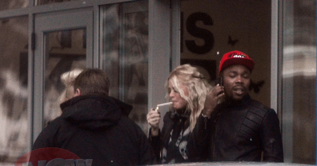 VIDEO! Ingheata de frig, dar nu stinge tigara! Intra sa afli despre ce ...