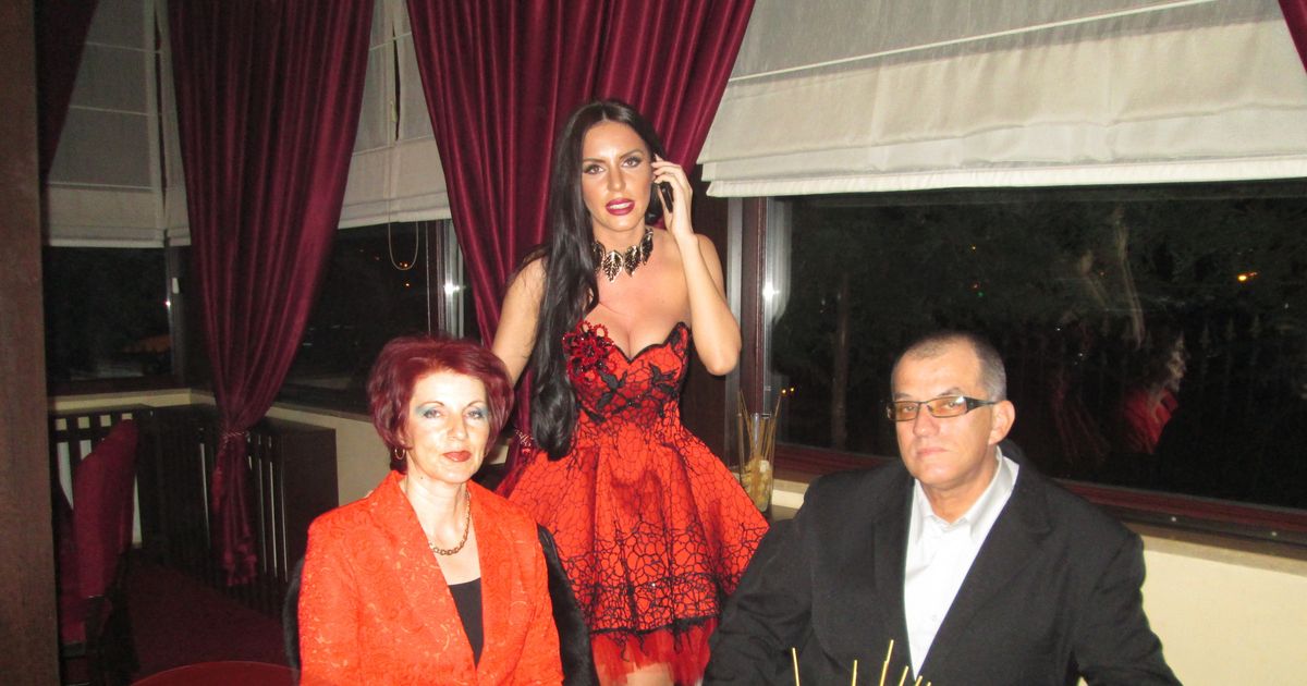 Cristina Roman a dat o petrecere de pomina la implinirea celor 25 de ...