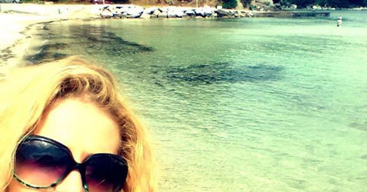 Julia Jianu, complexata de silueta ei? Uite cum face baie! - WOWBiz