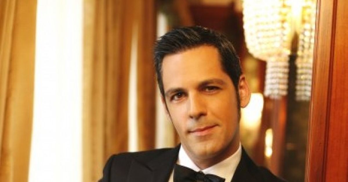 Foto | Nepotul i-a mostenit talentul! Razvan e artist si actor la fel ...