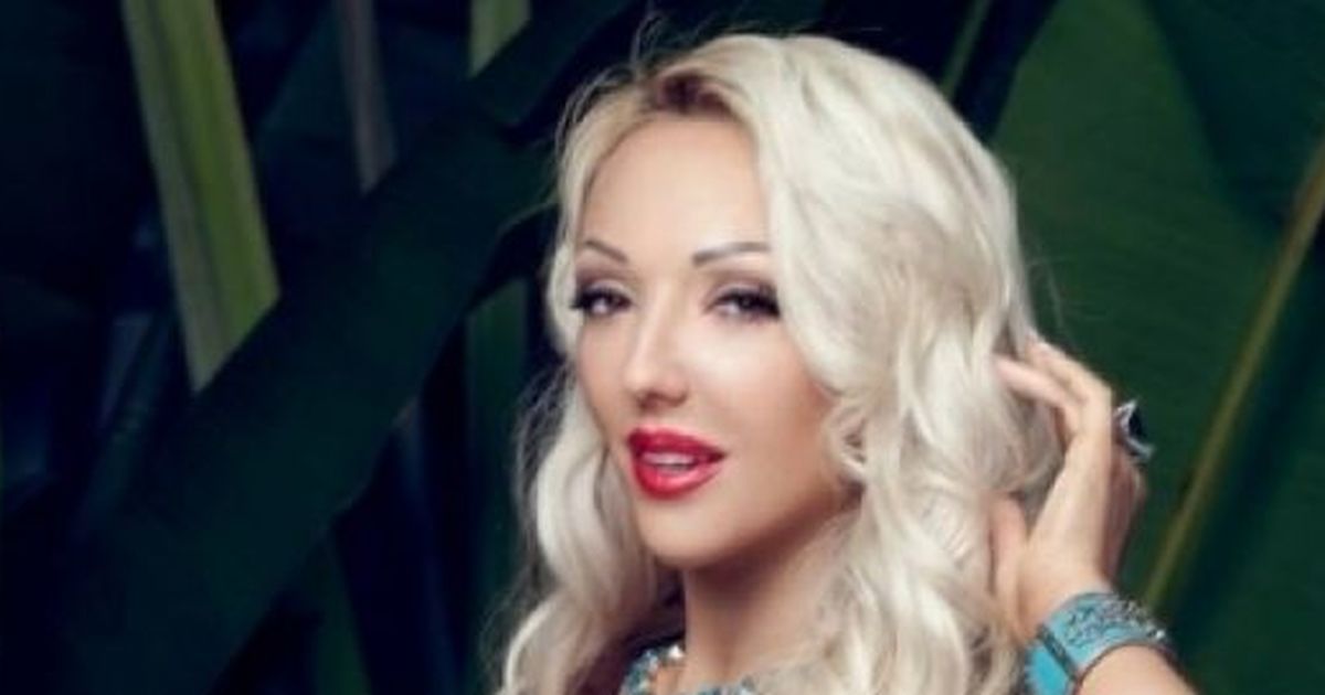 FOTO EXCLUSIV! Doamne, cum arata Alexandra Harra nemachiata! Am prins-o ...