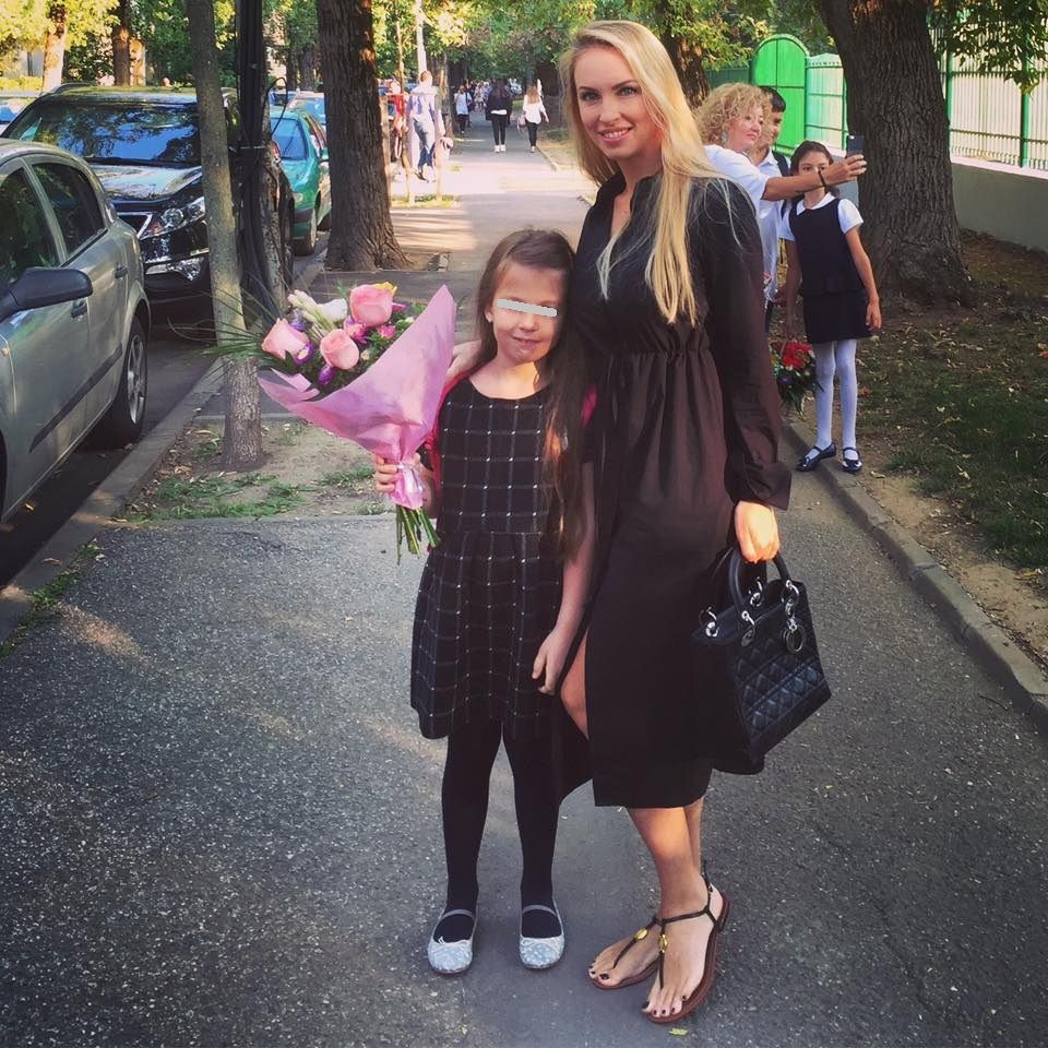 Andreea Spataru, TRANSFORMARE spectaculoasa! Inainte poza goala, acum e mamica model - WOWBiz