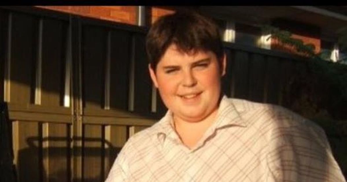 Incredibil cum arată acum acest puşti dolofan! A slăbit 71 de kilograme ...