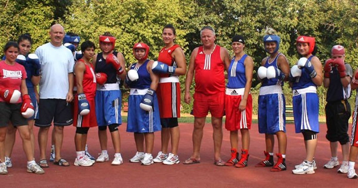 Adrian Lacatus, antrenorul lotului feminin de box, a fost un crai in ...