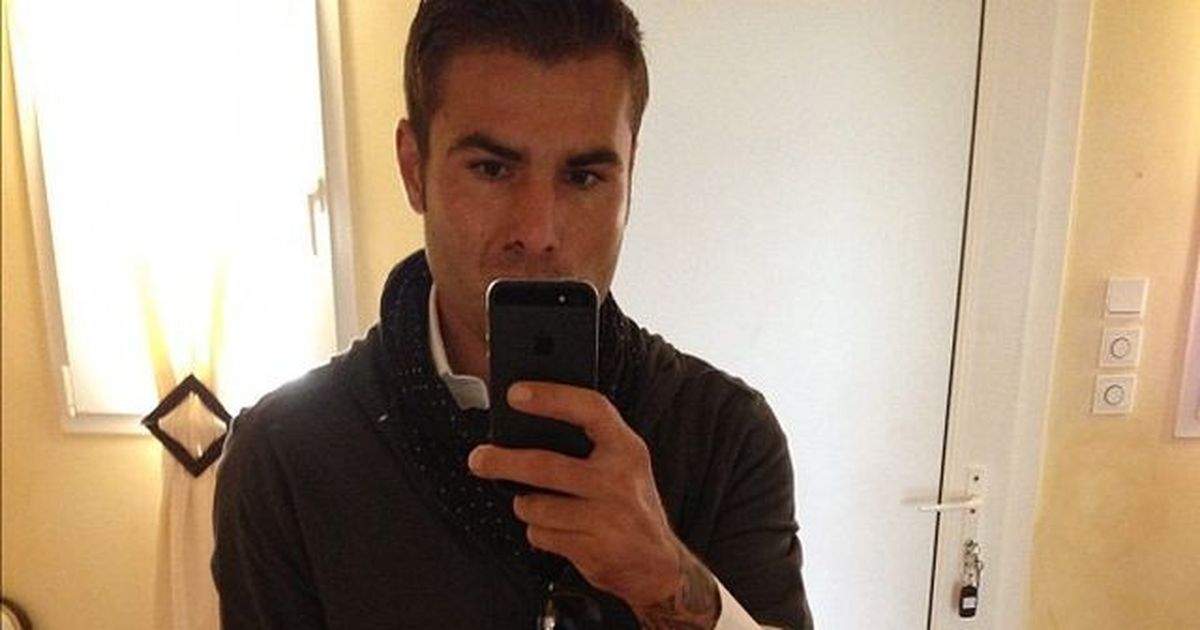 Mutu, inca o poza de cocalar in oglinda! Iti place cum arata? - WOWBiz