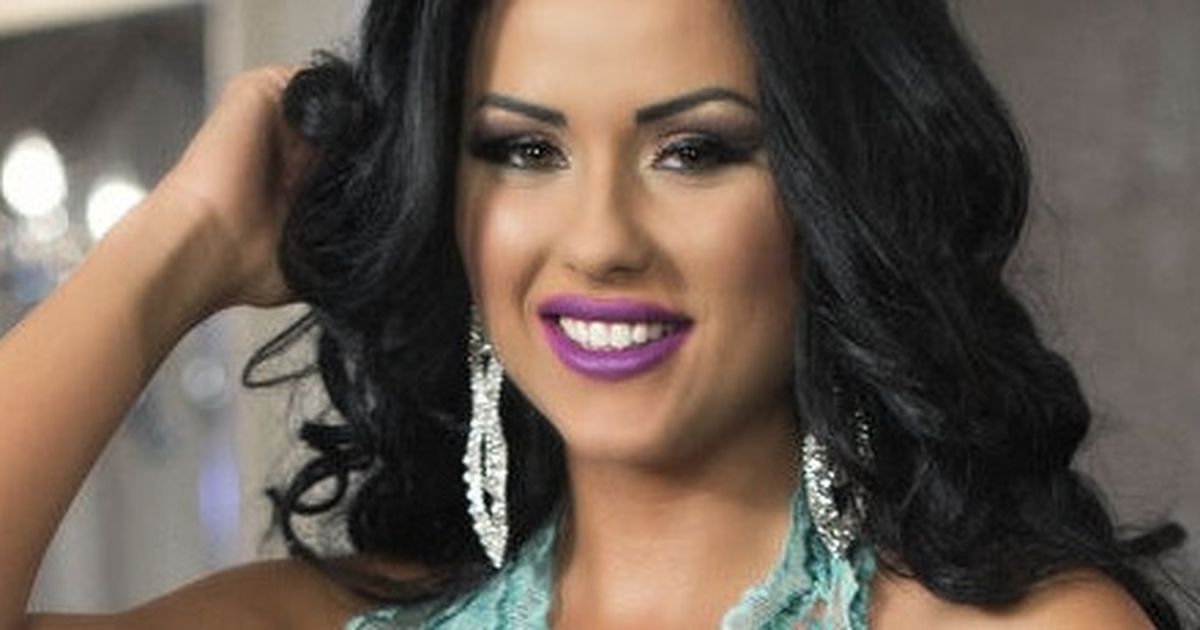 Daniela Crudu seamana perfect cu bunica ei - WOWbiz.ro