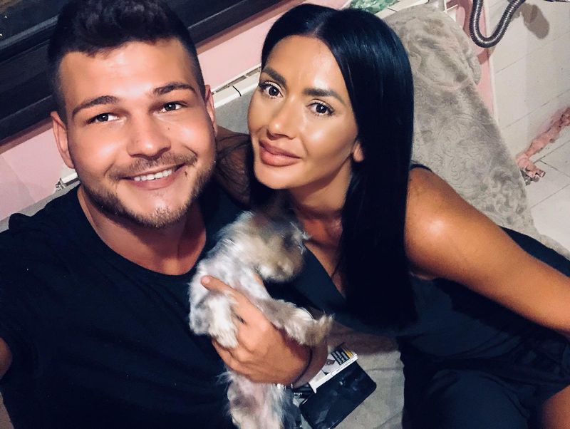 Razvan Botezatu s-a iubit cu un belgian, acoperit de Raluca Dumitru ...