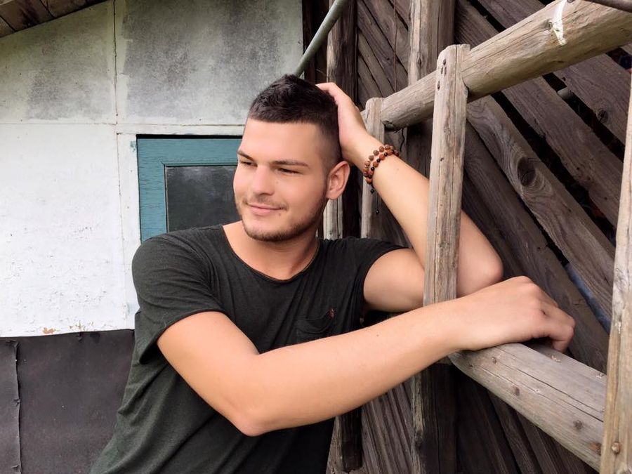 Razvan Botezatu s-a iubit cu un belgian, acoperit de Raluca Dumitru ...