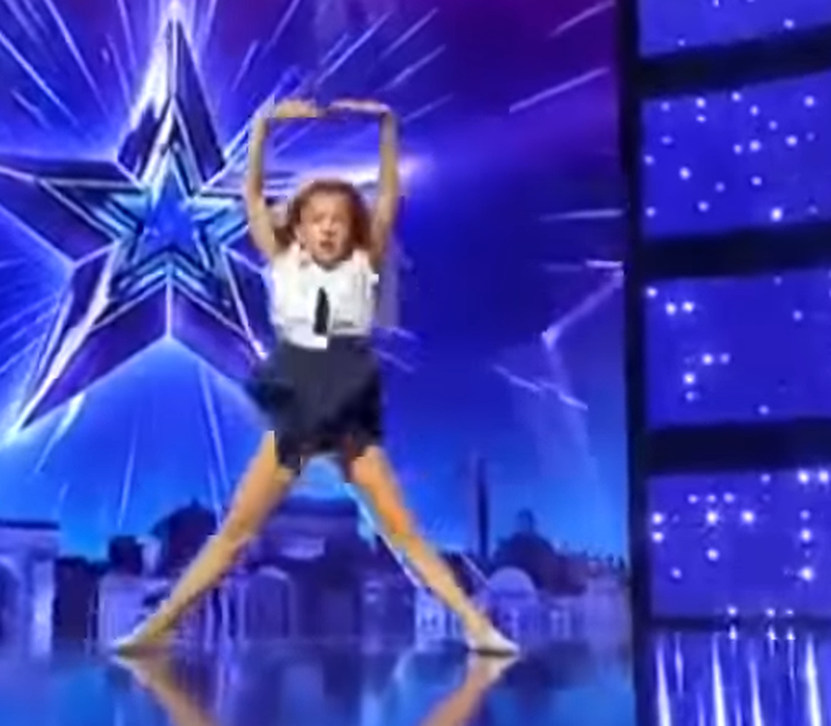 Cine e gimnasta Ema Stoian, care a primit Golden Buzz la RAT - WOWBiz