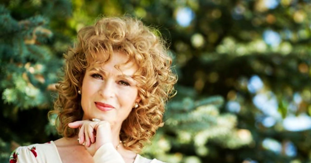 Angela Similea: ”Multe rochii le-am dăruit fanelor care se măritau ...