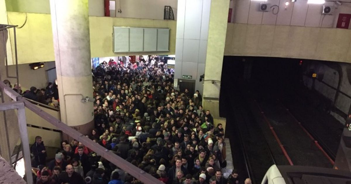 Haos la metrou pe cea mai aglomerată magistrală, Pipera-Berceni! - WOWBiz