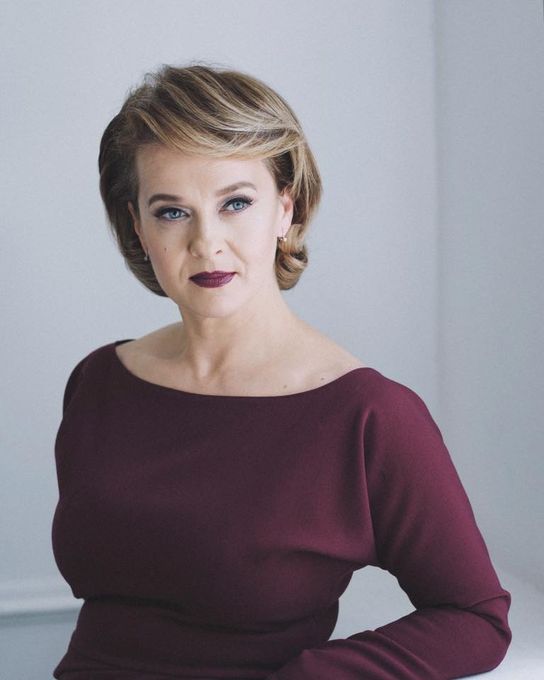 Mona Nicolici s-a născut în „ilegalitate” pe vremea comunismului - WOWBiz