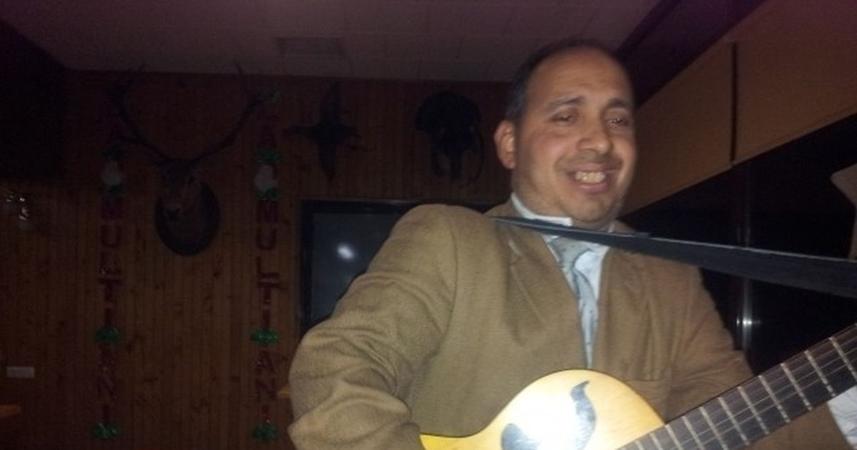 Gigel Frone i-a cântat lui Mircea Nebunu' în parcare! ”Hai, că te văd ...