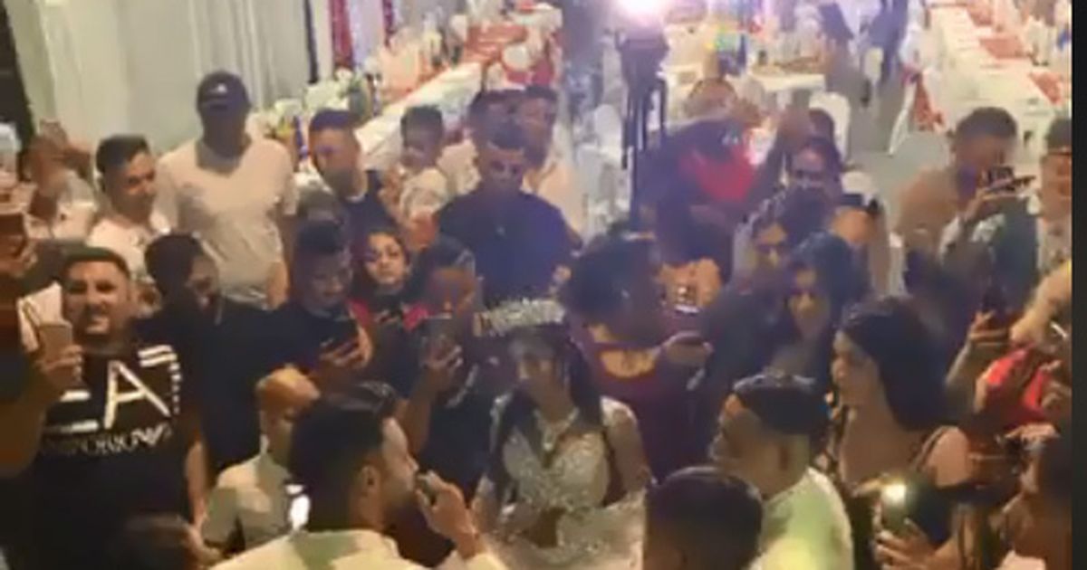 Jador a cântat la o nuntă în Milano. A venit şi Adrian Minune - WOWBiz