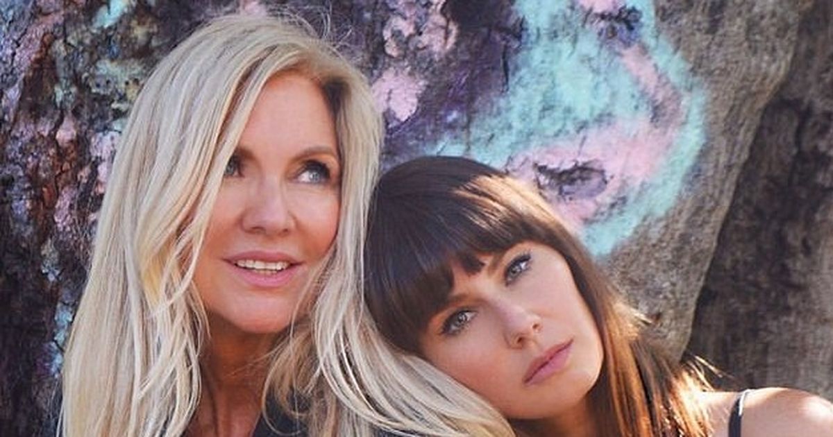 Angela Paul are 64 de ani și lumea crede că este sora fiicei ei - WOWBiz