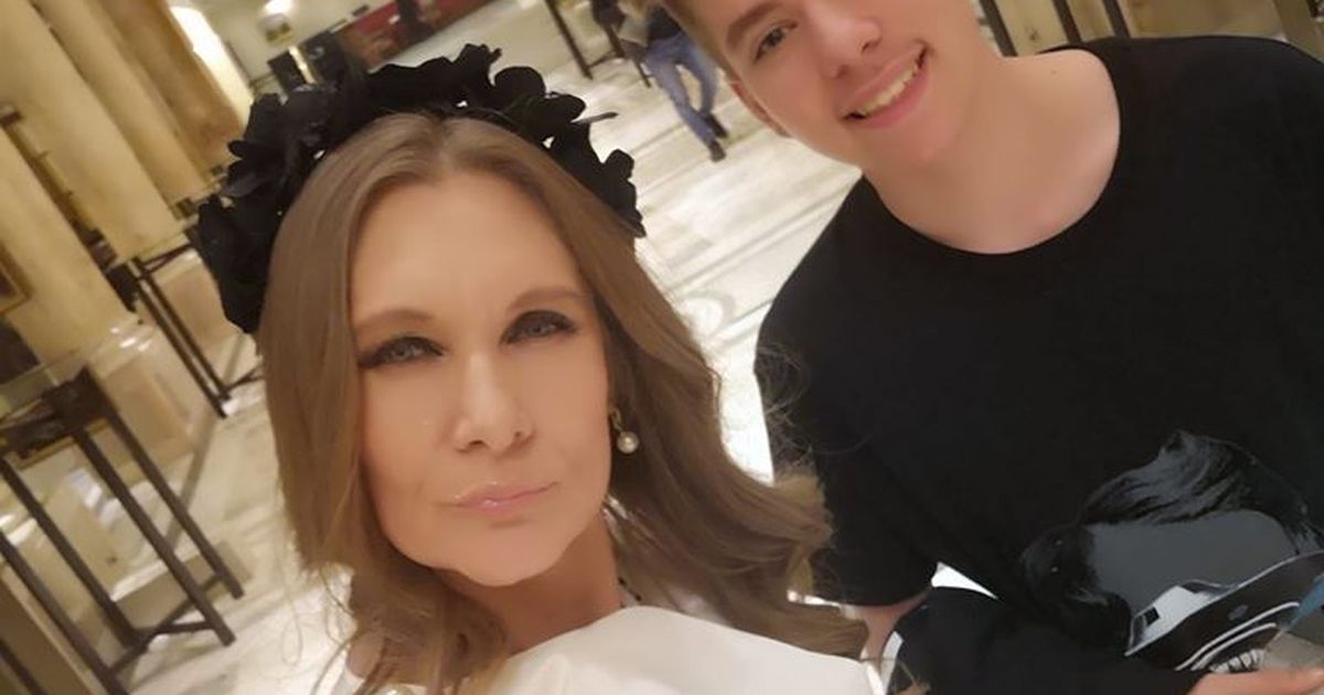 Fiul Romaniței Iovan a crescut și este copia pilotului Adrian Iovan ...