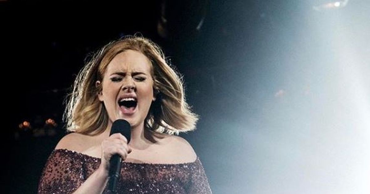 Adele nu se mai oprește din slăbit! Imagini cu ea la plajă - WOWBiz