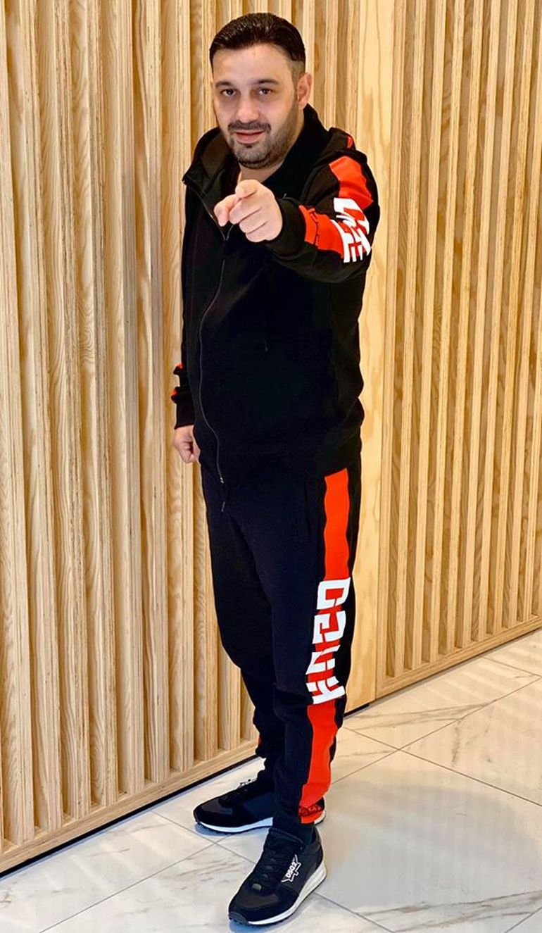 Un manelist celebru și-a pus păr și a devenit de nerecunoscut - WOWBiz