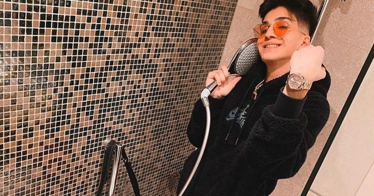 Abi Talent a rămas ”mască”: o fană și-a scos sutienul și i l-a aruncat ...