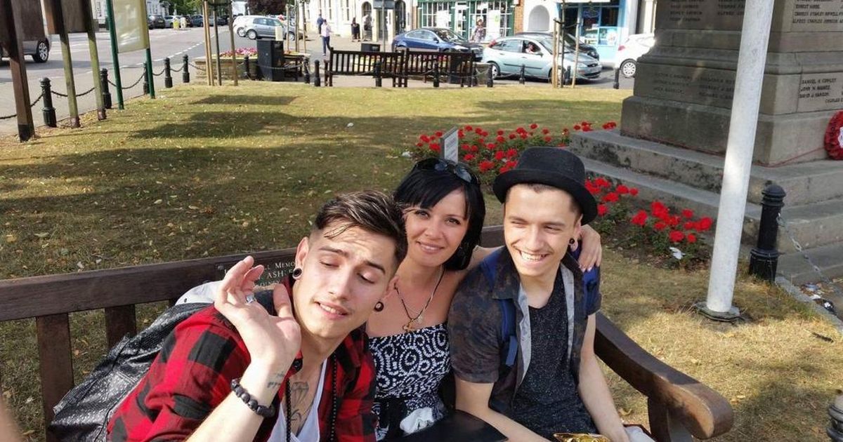 Emanuel Neagu de la „Survivor”, pe punctul de a-si pierde fratele - WOWBiz