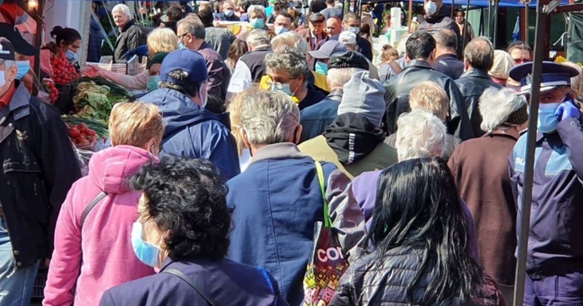 VIDEO | Aglomerație în piața Titan din București, în plină pandemie ...