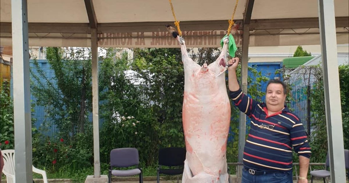 Regele Cioabă și-a umplut masa de Rusalii cu fripturi - WOWBiz