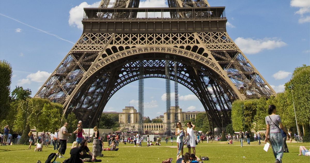 Se redeschide Turnul Eiffel. Anuntul oficial de la Paris - WOWBiz