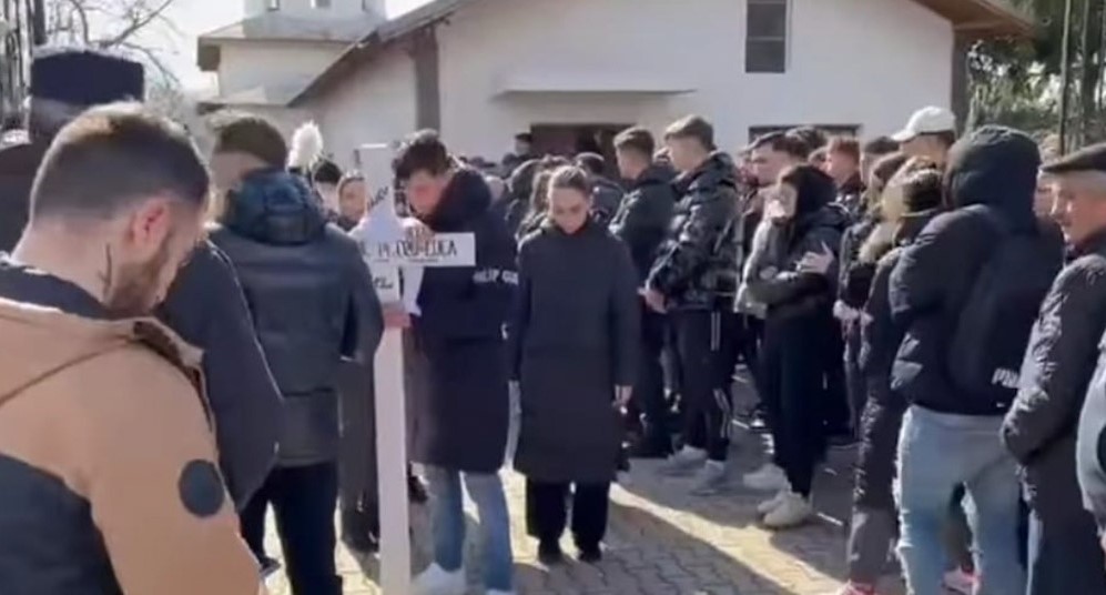 Imagini sfâșietoare de la înmormântarea juniorului de la FCSB! Luca ...