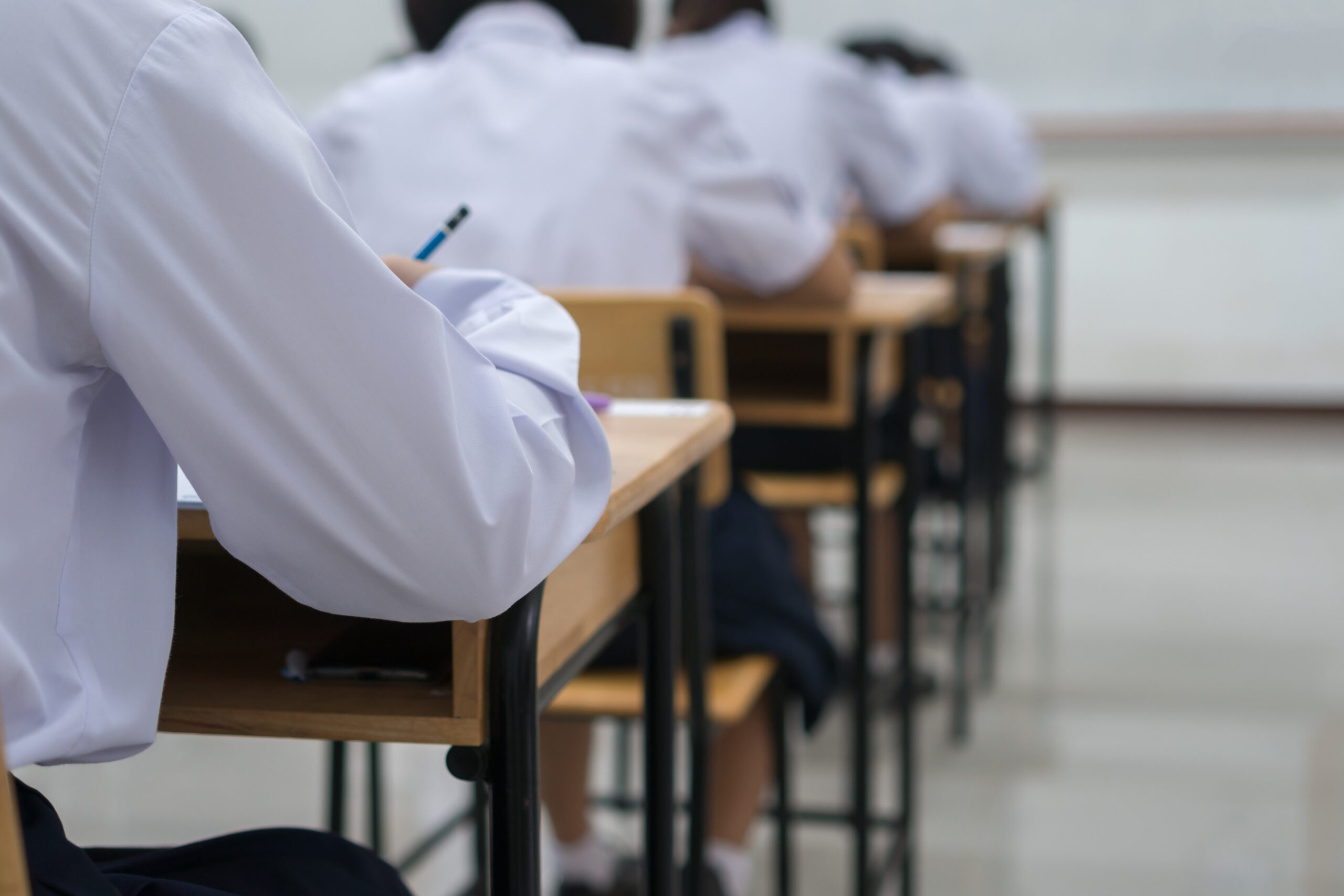 La ce materii se dă Bacul în 2025. Lista materiilor obligatorii și a ...