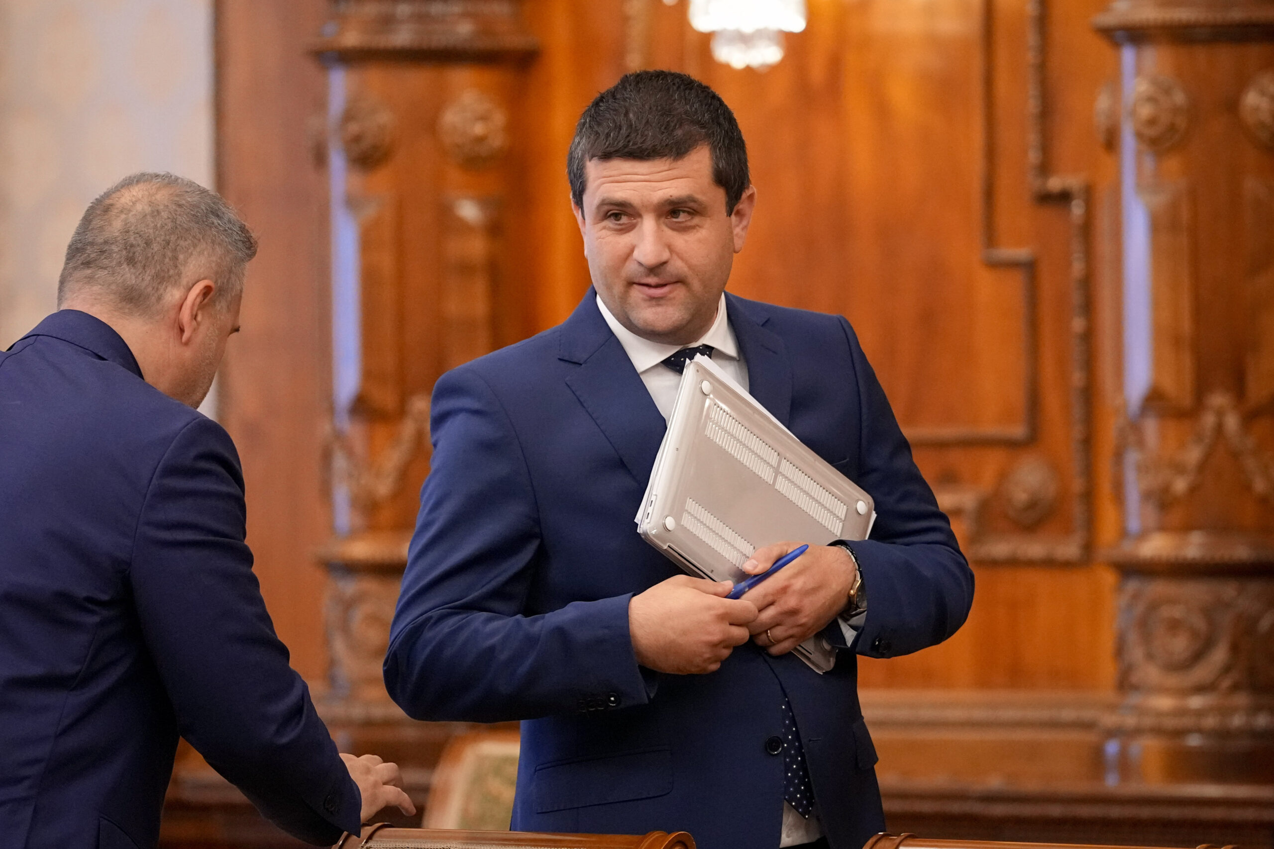Cine este Radu Miruță. Biografie: vârstă, studii, carieră. A preluat ...