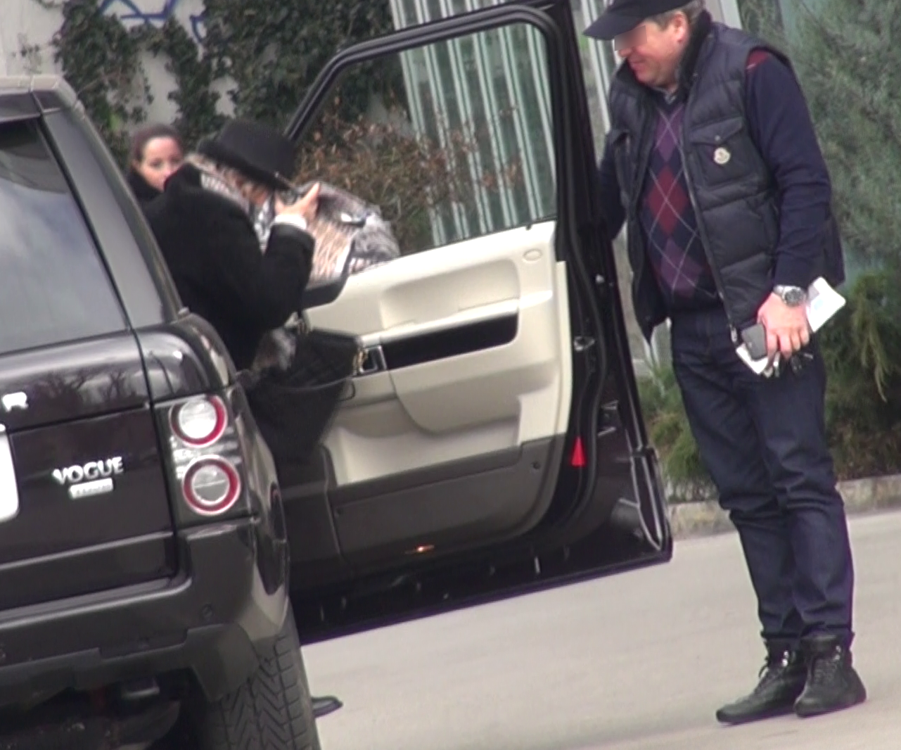 VIDEO EXCLUSIV! Sotia lui Mircea Lucescu a descins ca un super-star ...