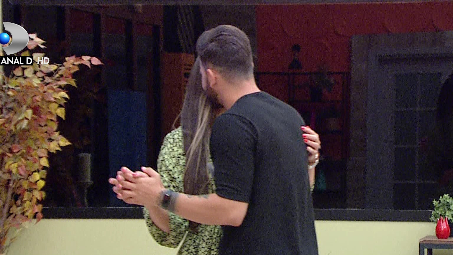 Incendiar! Primul sarut la Puterea dragostei! Primul dans, primul sarut - Kanal D Romania