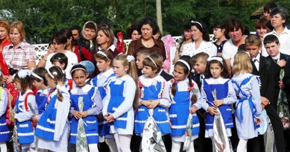 Uniforma devine OBLIGATORIE in scoli! Legea a fost adoptata de Senat ...