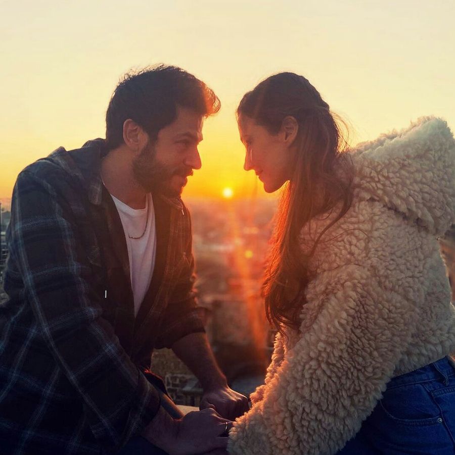 Azat din serialul "Hercai" si-a intalnit marea dragoste pe platourile ...