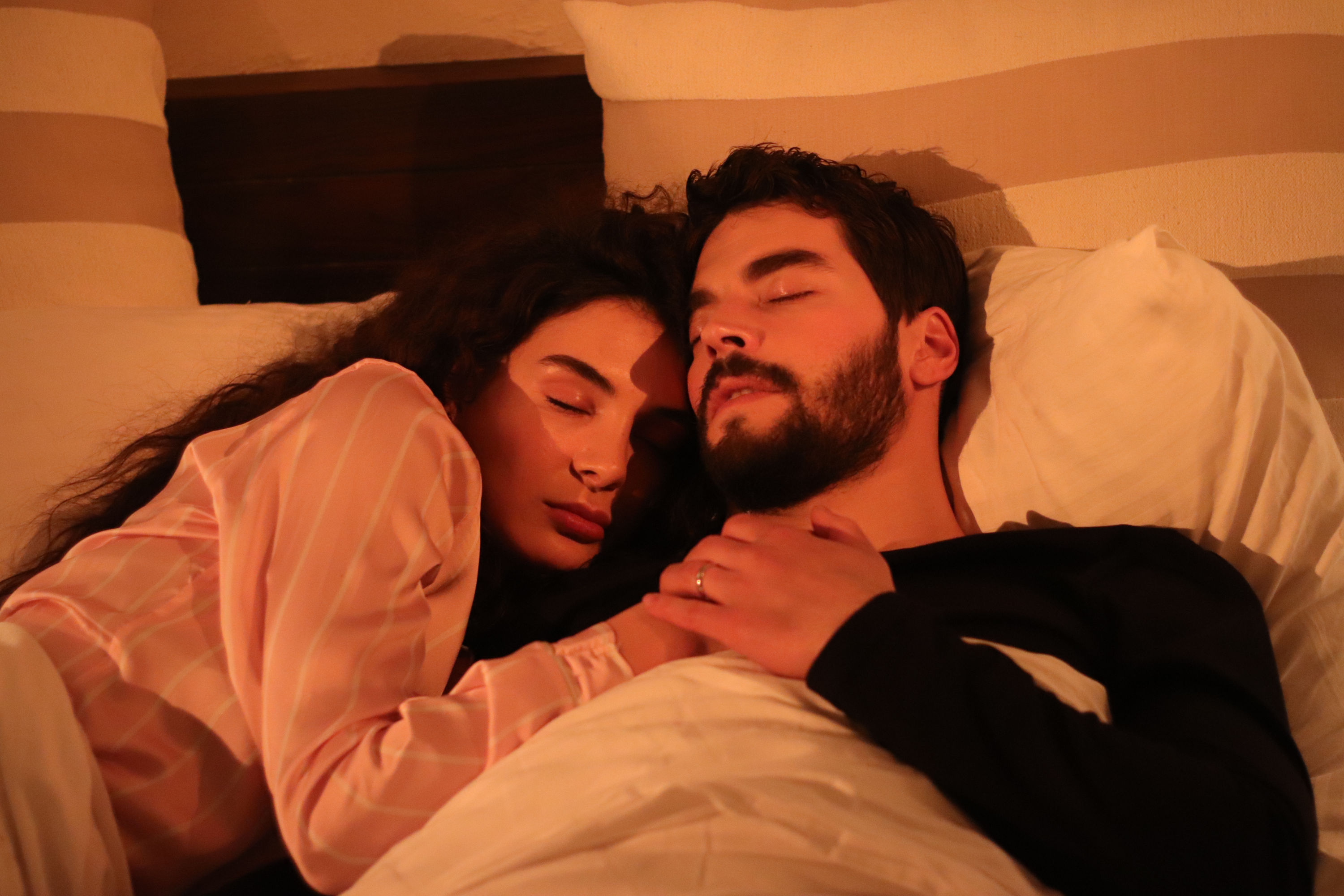 In aceasta seara, de la ora 20:00, in “Hercai”, Azize se razbuna pe ...