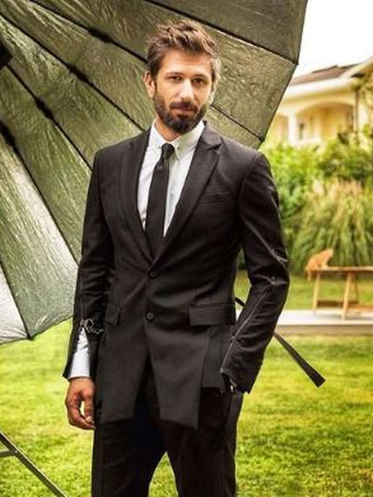 Ei formeaza cel mai nou cuplu de actori turci? Sunt celebri, frumosi si ...