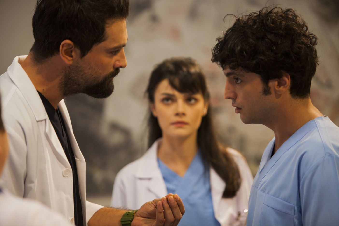 In aceasta seara, de la ora 20:00, in “Doctorul minune”, Dr. Ferman ...