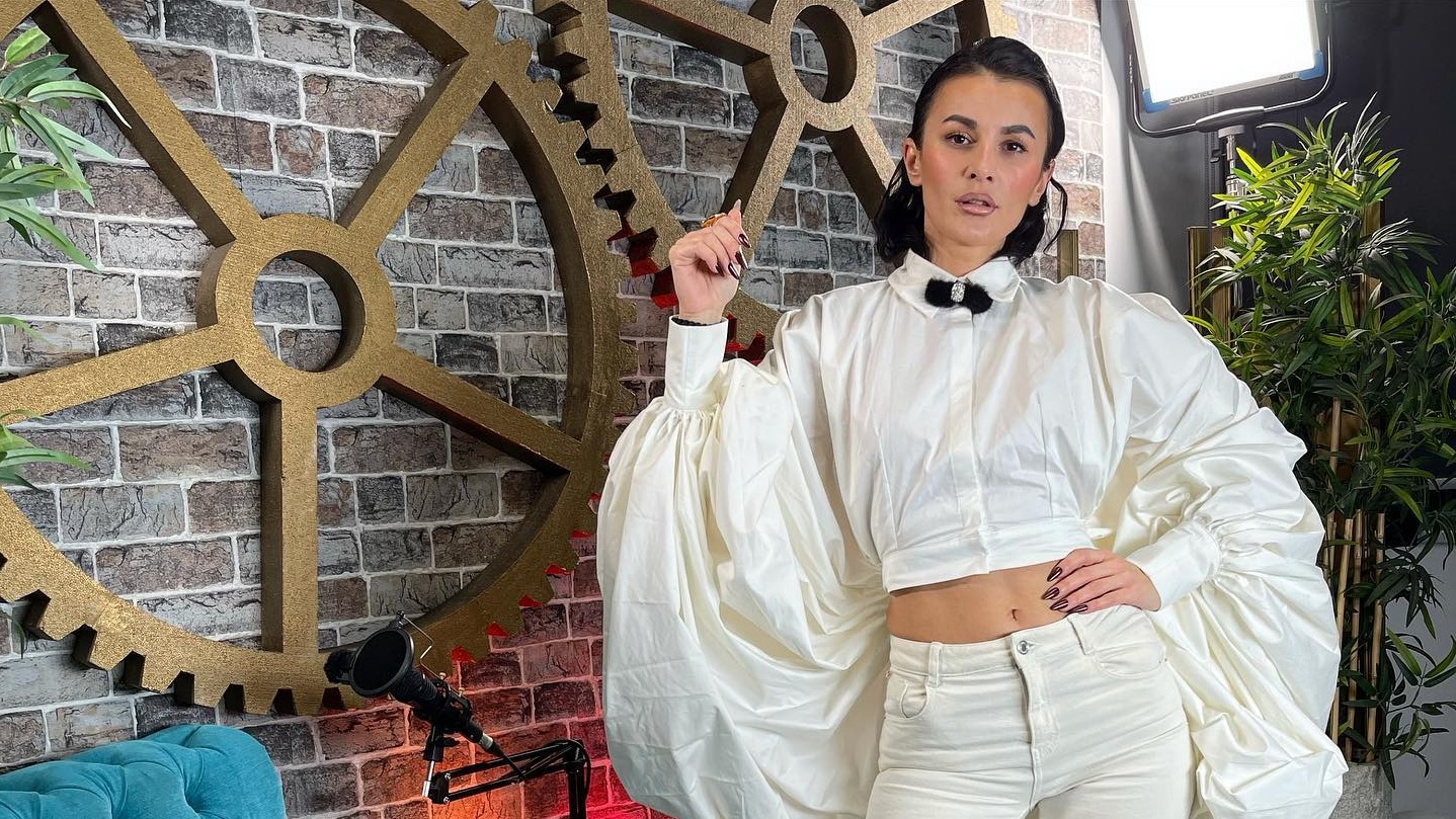 INTERVIU EXCLUSIV cu Ruxi! Roast-ul-bombă pe care câștigătoarea Bravo ...