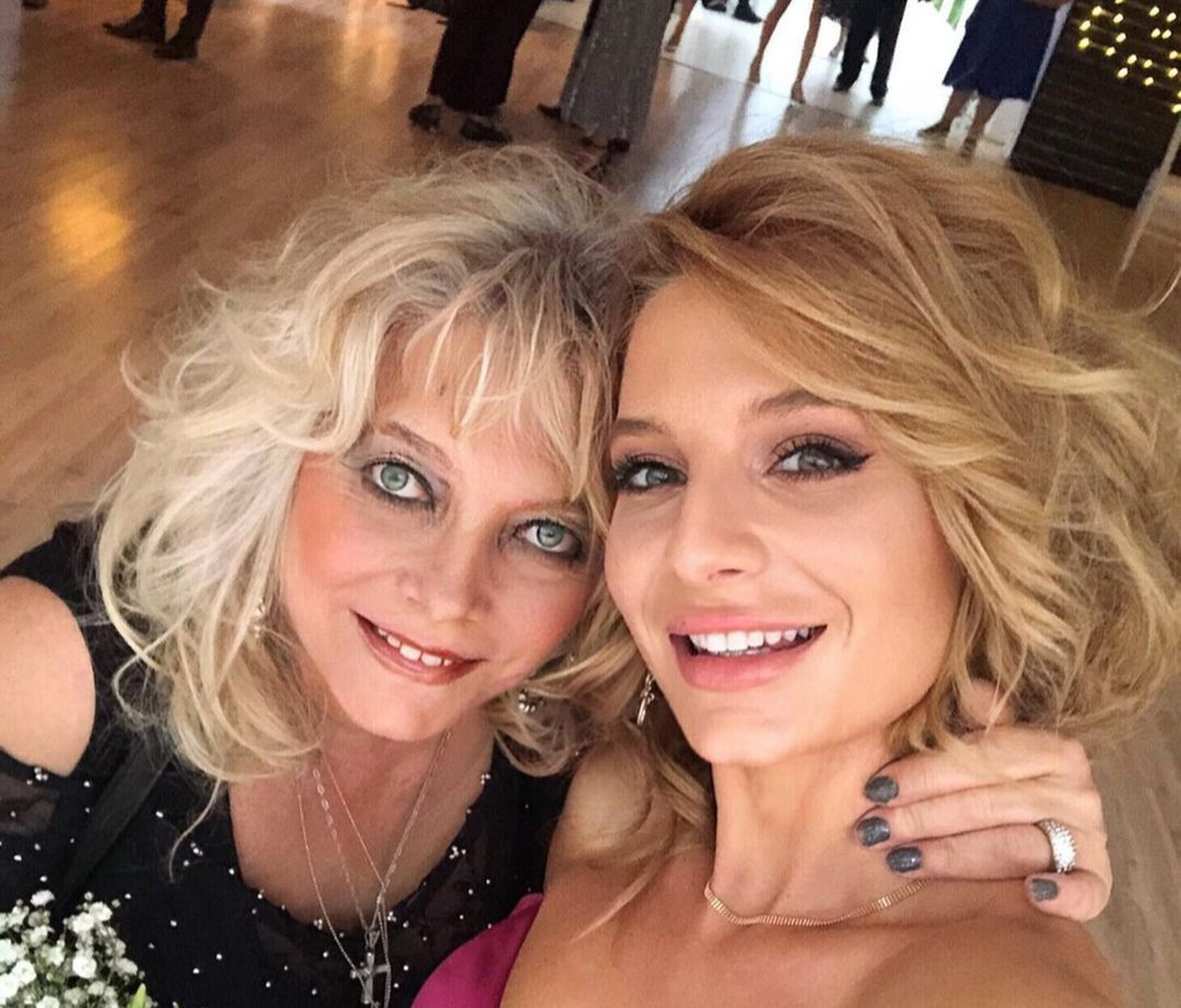 Ana Baniciu este în doliu! Mama artistei s-a stins din viață. Ce mesaj ...