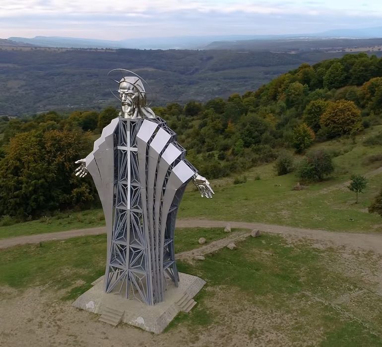 Ce este și unde poate fi văzuta statuia Inima lui Iisus. Este unică în ...