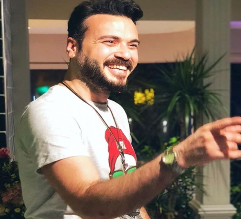 Cine este și câți ani are carismaticul Kemal din serialul Aripi frânte ...