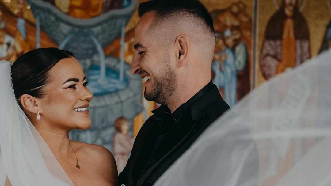 Ce rochie de mireasă fabuloasă a ales să poarte Carmen de la Sălciua la ...