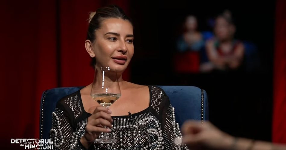 DJ Harra, despre cum este să fii singurul DJ topless din România. Artista a pozat în PlayBoy ...